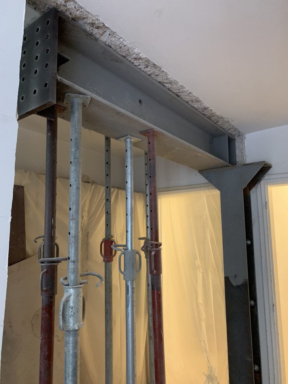 Ouverture dans une voile en BA à Cannes et renforcement par structure ...