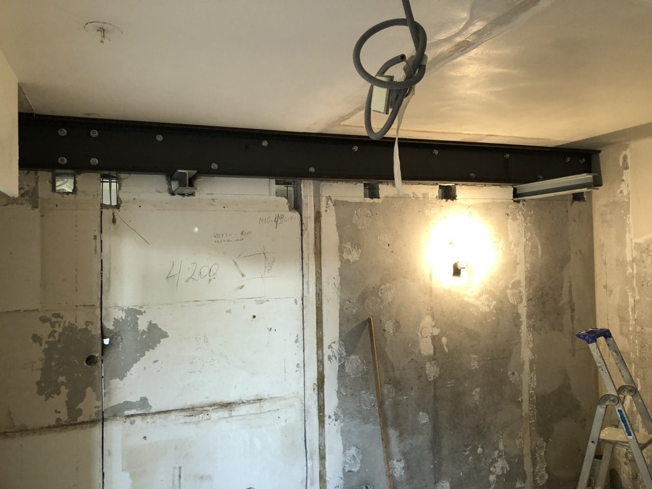 Création d'une porte dans un mur porteur à Antibes