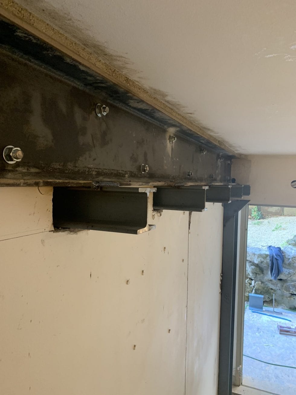 Création d'une porte dans un mur porteur à Antibes