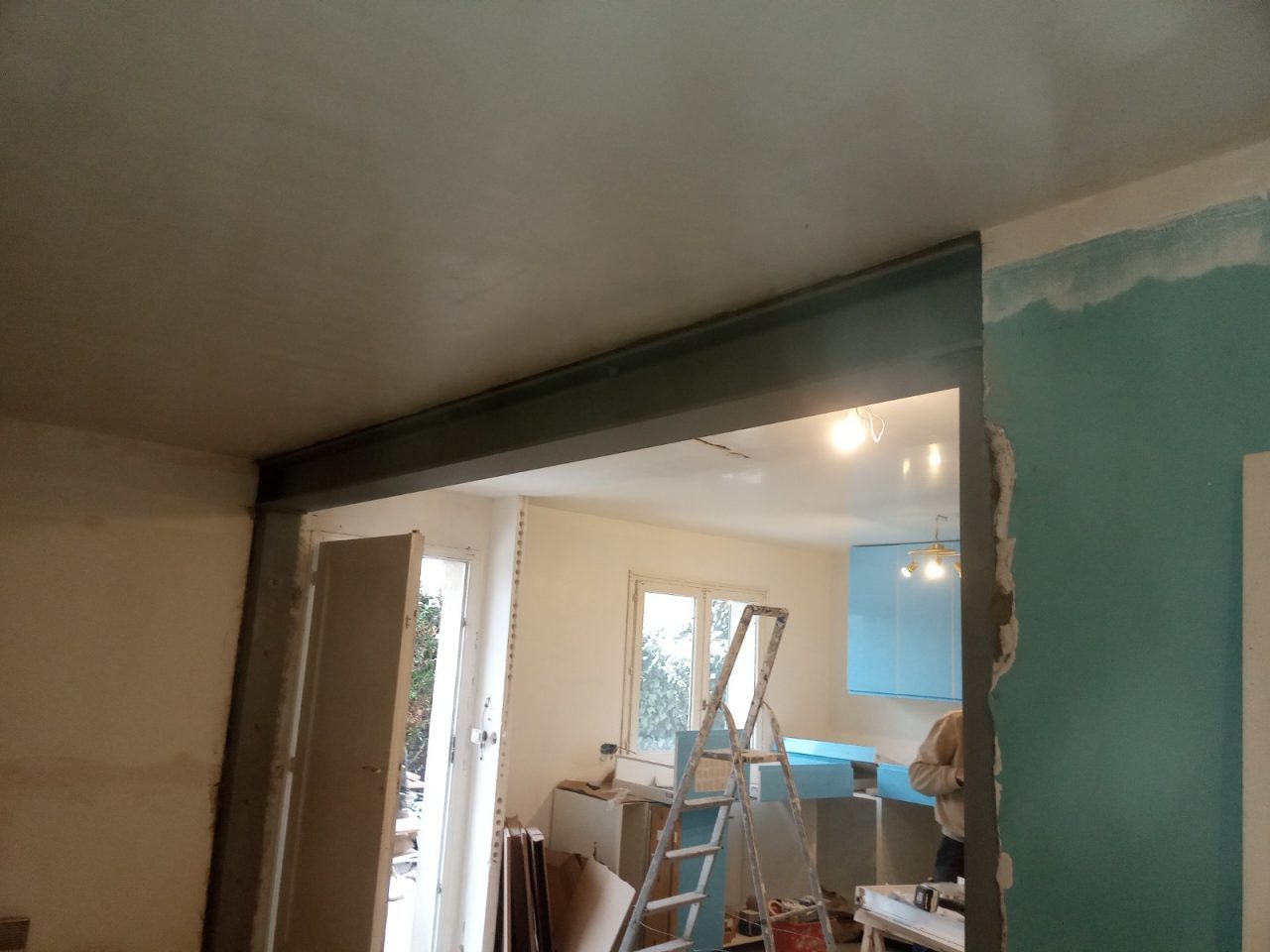 Création d’une ouverture dans un mur porteur de refend. Renforcement par une structure ...