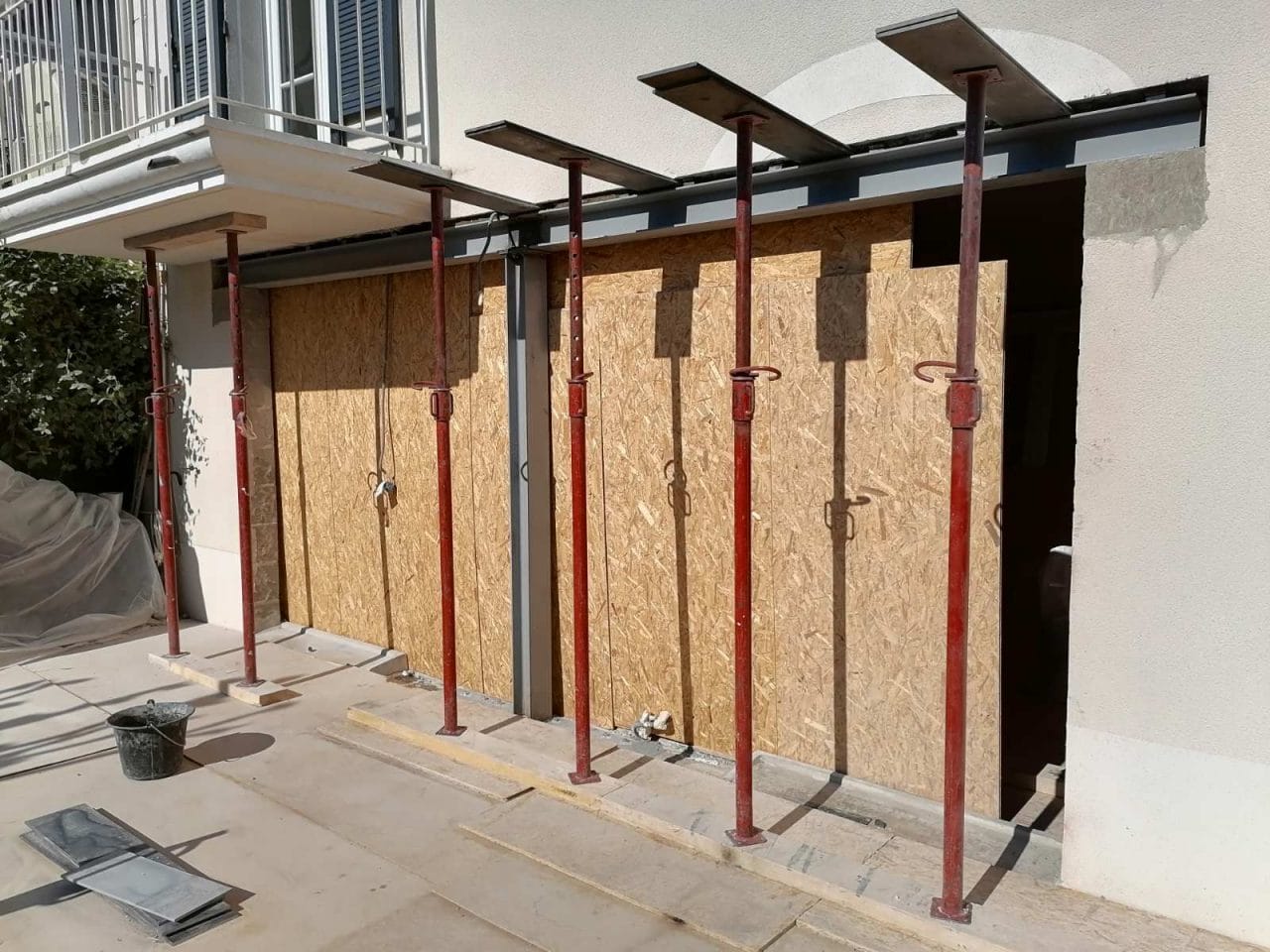 Création d'une ouverture dans un mur porteur de façade. Renforcement ...