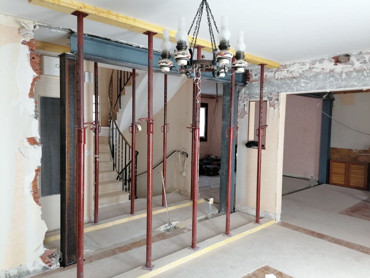 Ouverture de mur de refend au R+1. Renforcement par structure ...