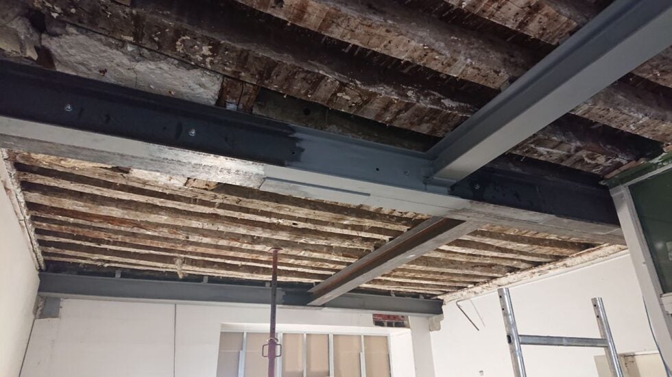 Renforcement des solives existantes du plancher entre le RDC et R+1 par ...